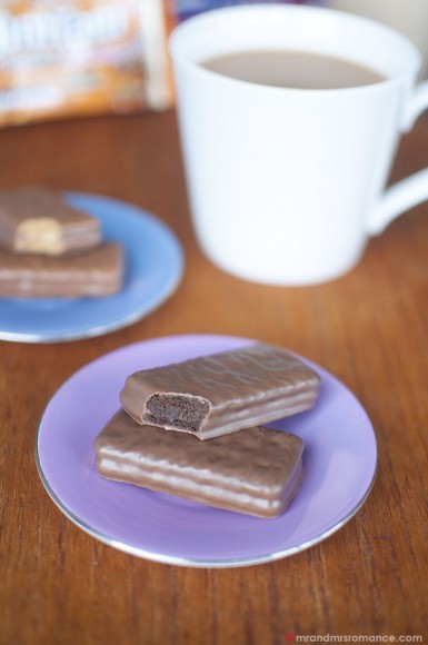 How to Do a Perfect Tim Tam Slam – Mr and Mrs RomanceMr and Mrs Romance