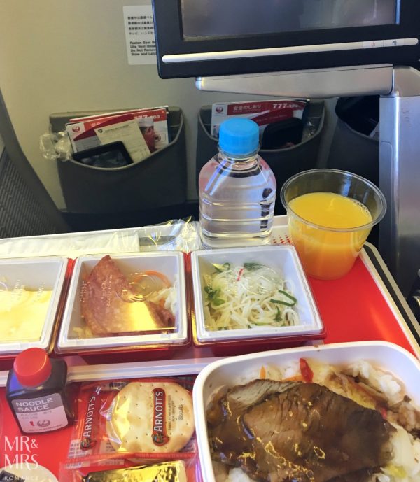 17 tips for tackling long-haul flights like a pro – Mr and Mrs Romance