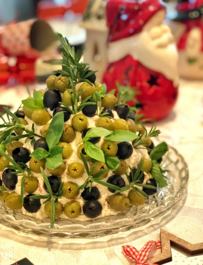 The ultimate cheese and olive Christmas tree recipe – MMRMr and Mrs Romance