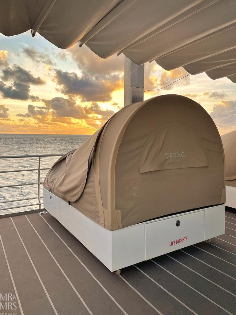 Overnight On The Great Barrier Reef-Reefworld in the Whitsundays