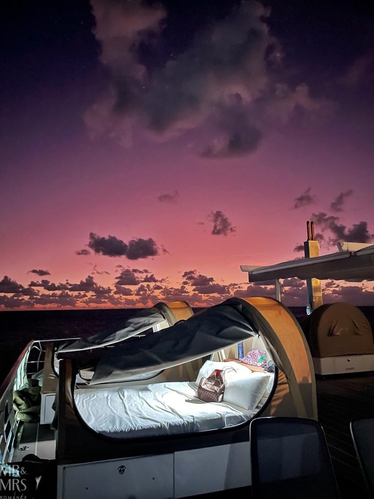 Overnight On The Great Barrier Reef-Reefworld in the Whitsundays